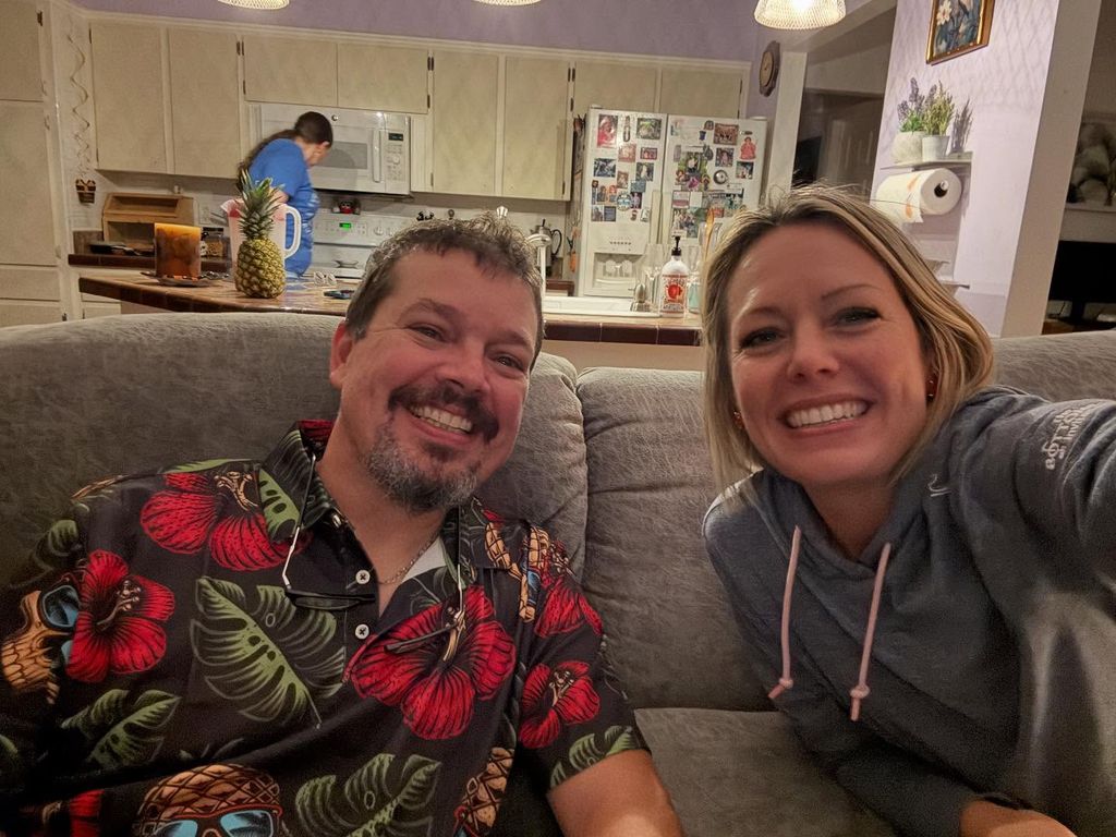 Today's Dylan Dreyer radiates happiness in poolside selfie as she ...