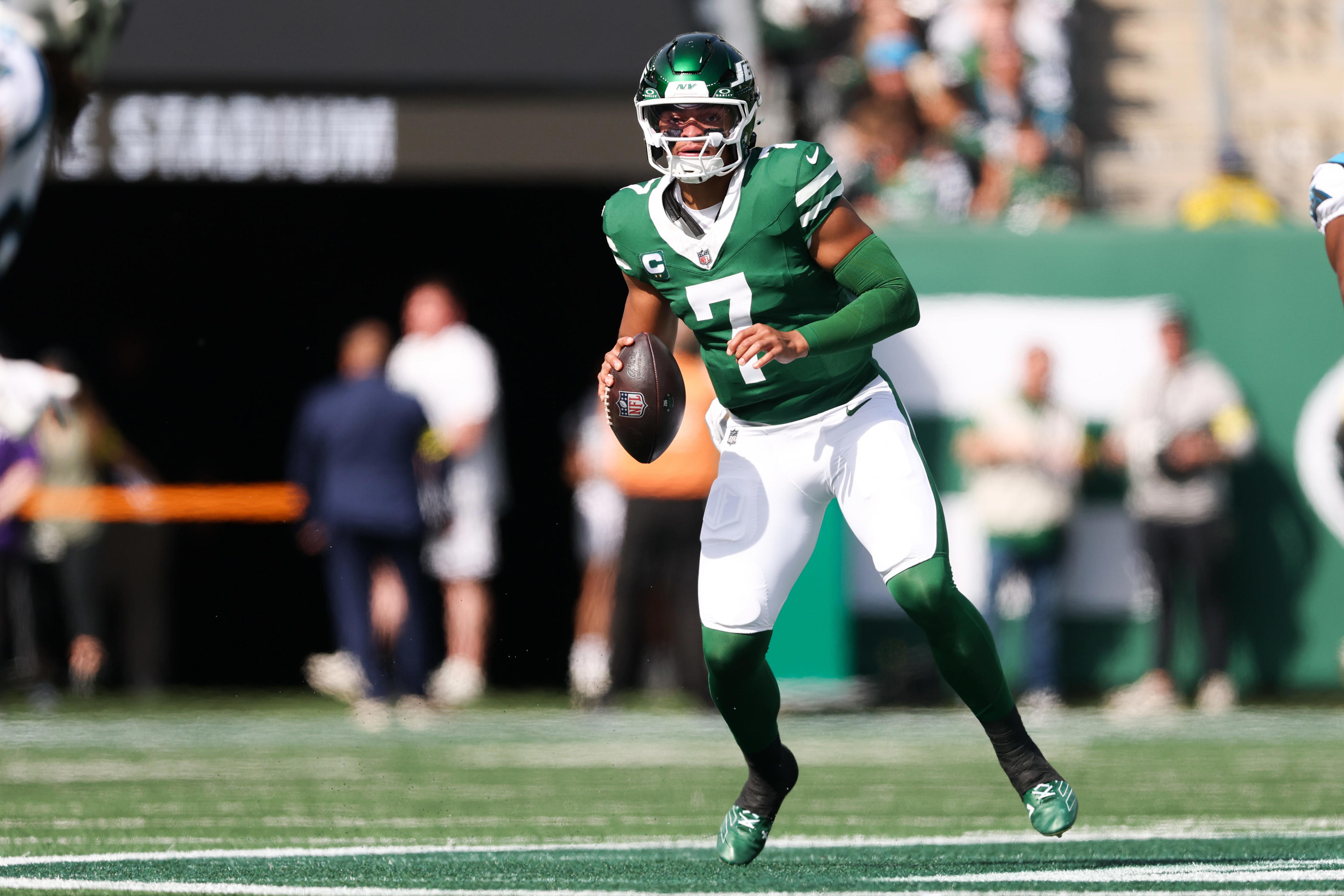 Ahead of NFL Week 8 game vs Bengals, Jets bench starting QB Justin Fields