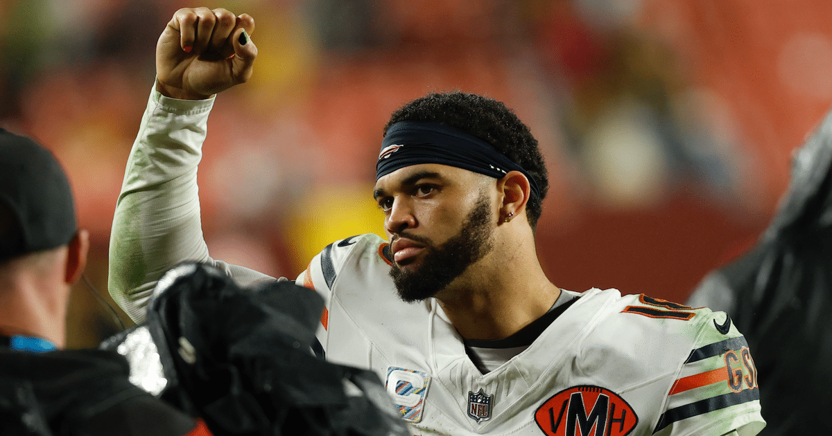 Chicago Bears, QB Caleb Williams and his painted fingernails are on fire