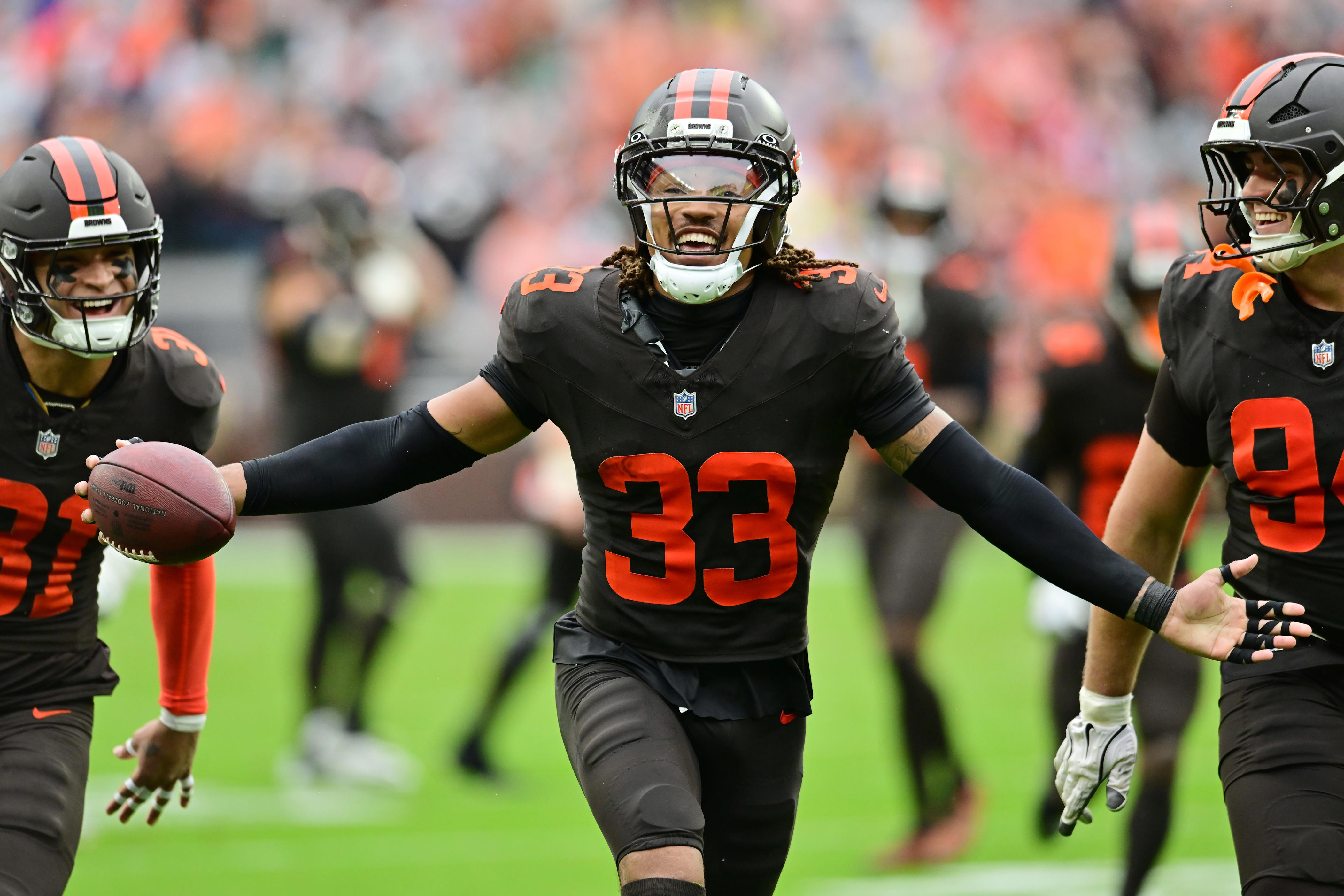 Browns tender safety Ronnie Hickman with right of first refusal