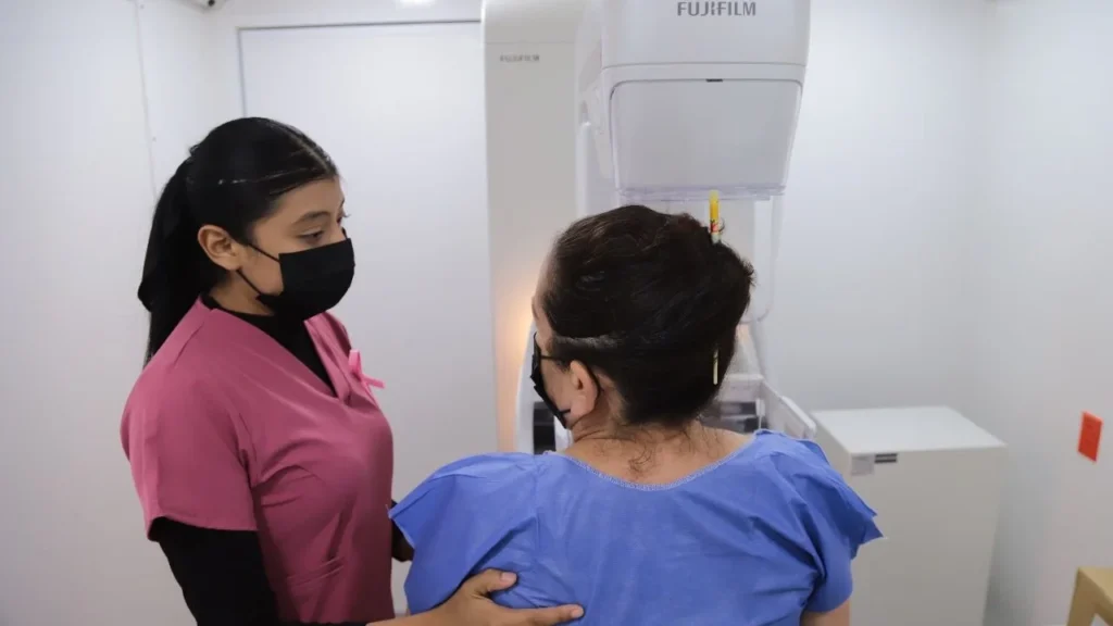 Santander ofrecerá 1.7 millones de mastografías a usuarias