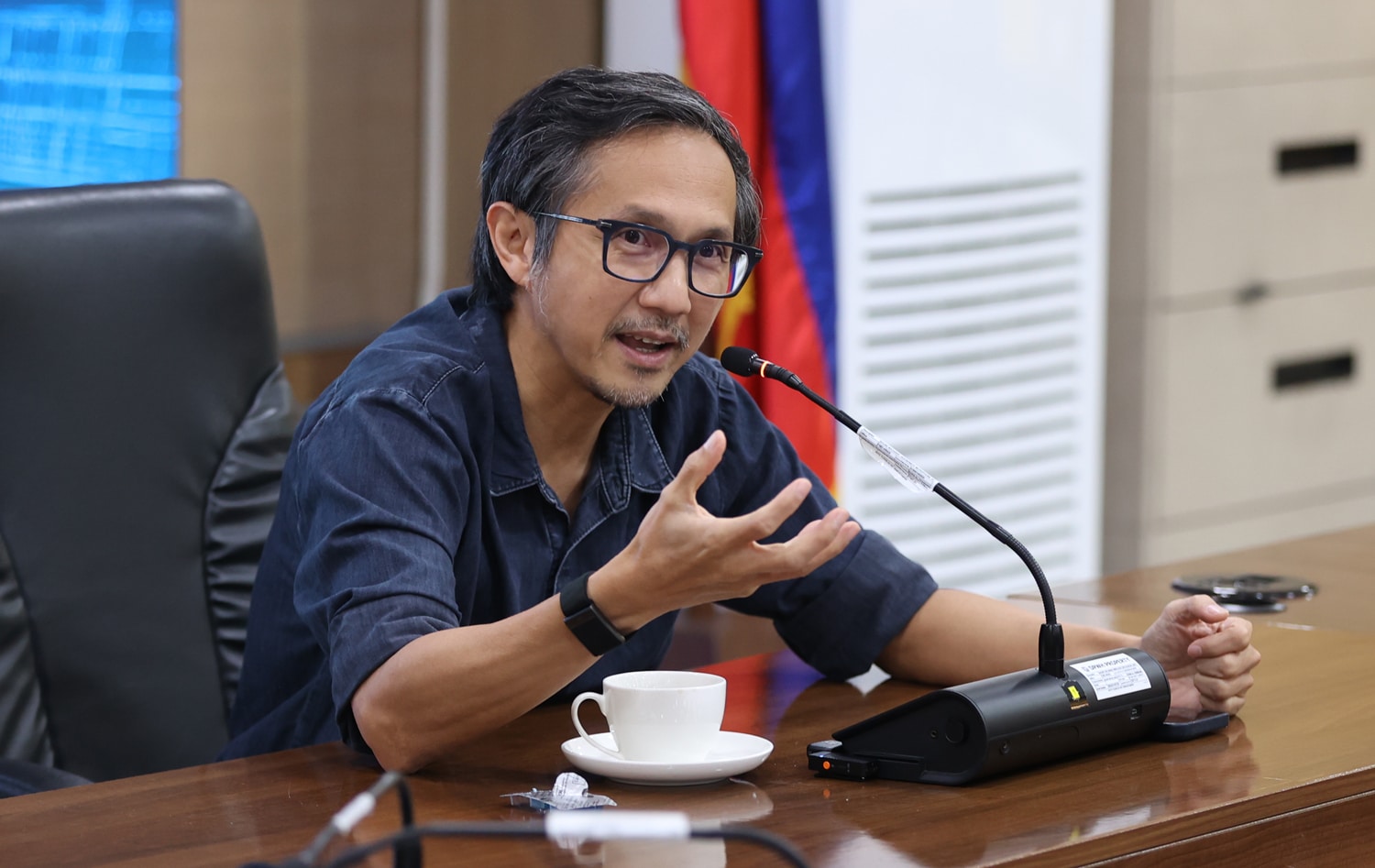 Dizon: Private sector links of gov’t officials not inherently wrong
