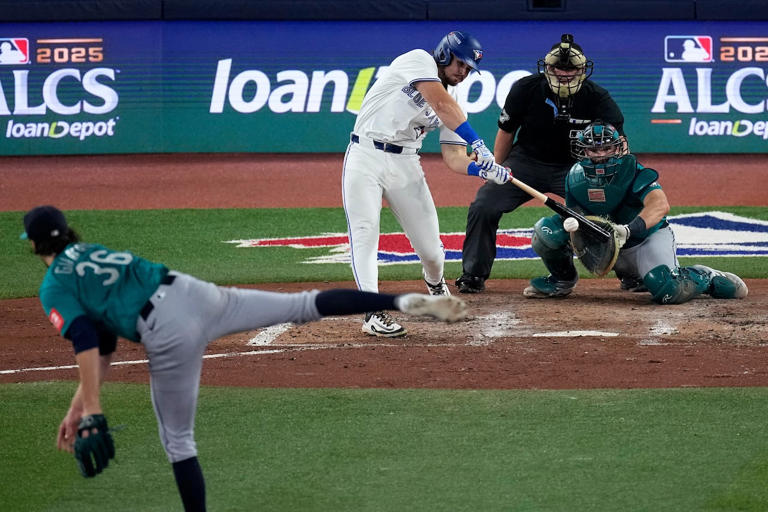 Blue Jays spring back to life with 6-2 Game 6 win against Seattle Mariners