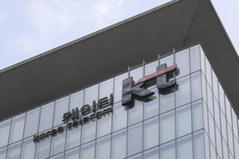 KT-MS, 국내 산업계 AI 전환 지원…'KT 이노베이션 허브' 개소