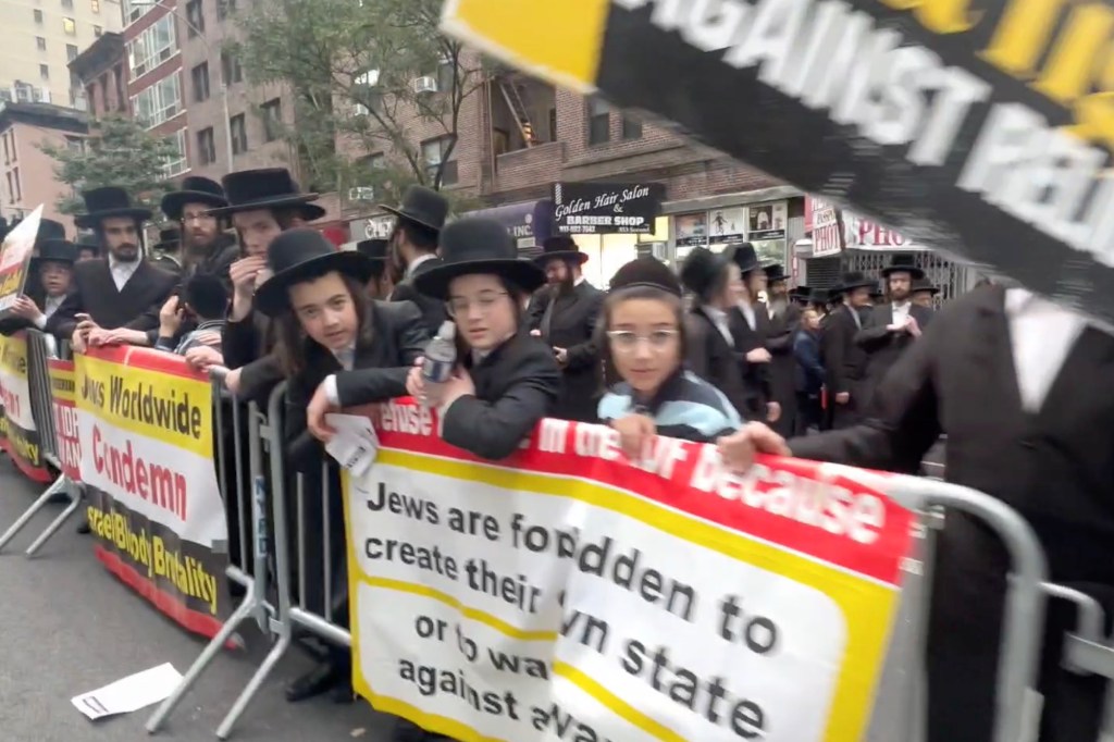 Thousands of Orthodox Jews protest around Israeli Consulate in NYC to ...
