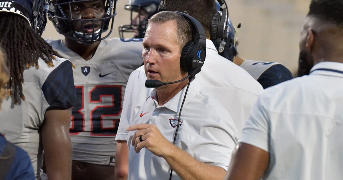 Allen (TX) head coach Lee Wiginton wins 200th career game