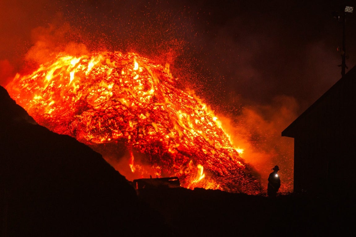 Wild photos capture massive fire scorching Pennsylvania mulch facility
