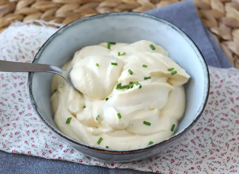 Light, oil-free hard-boiled egg mayonnaise! perfect when you can't eat ...
