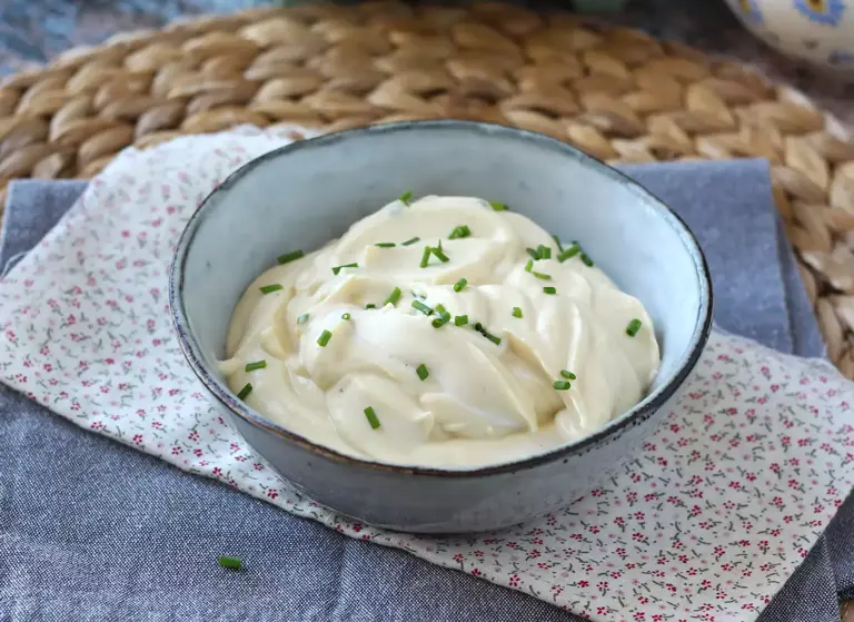 Light, oil-free hard-boiled egg mayonnaise! perfect when you can't eat ...