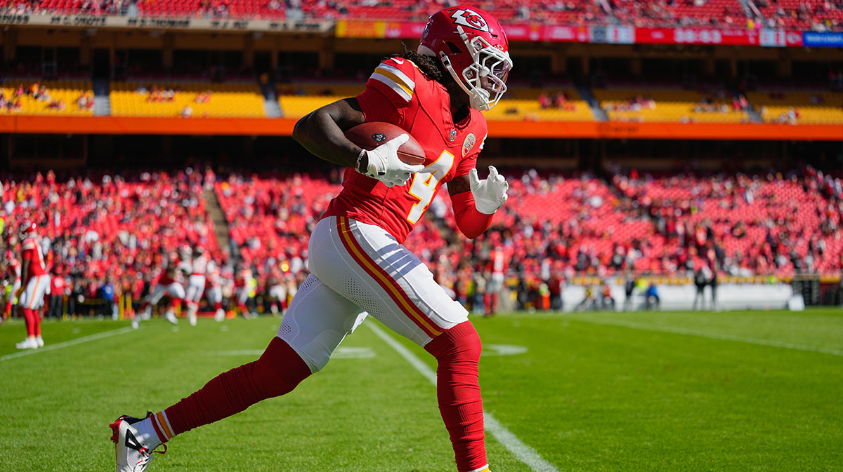 Watch Chiefs’ Rashee Rice literally run from reporters after release ...