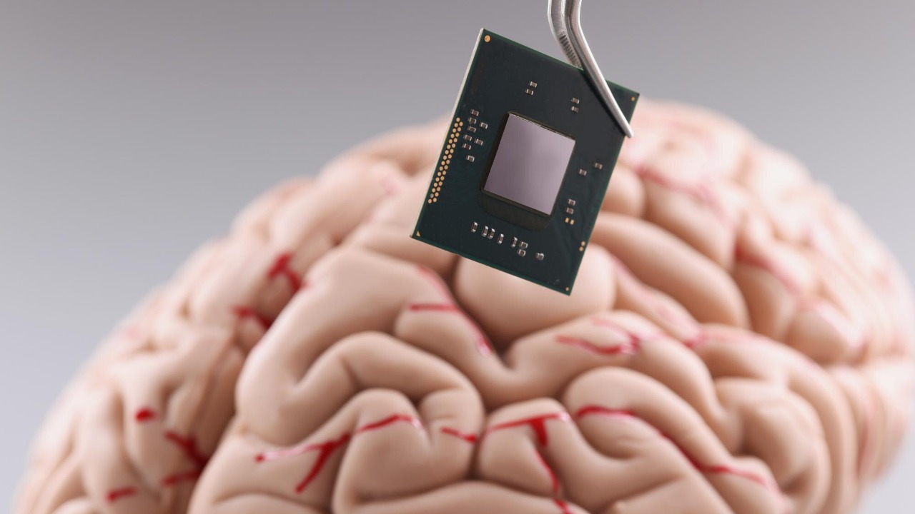 New brain chip targets and treats regions with precision