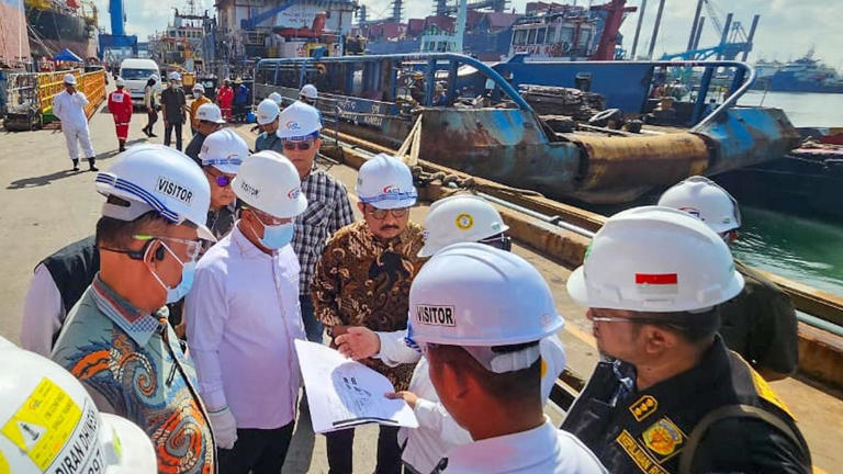 Pemprov Kepri Akan Evaluasi PT ASL Shipyard Batam Pasca Kebakaran Kapal ...