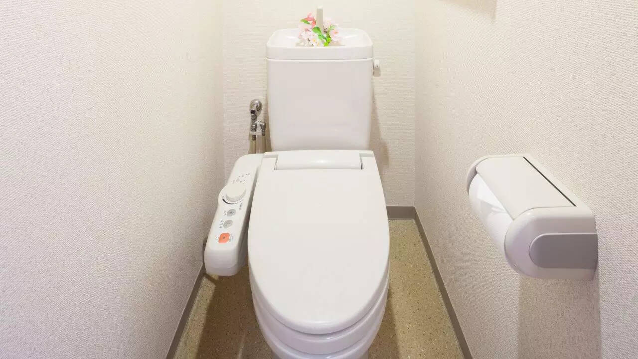 What happens if you don’t poop for days: Signs, dangers, and relief tips