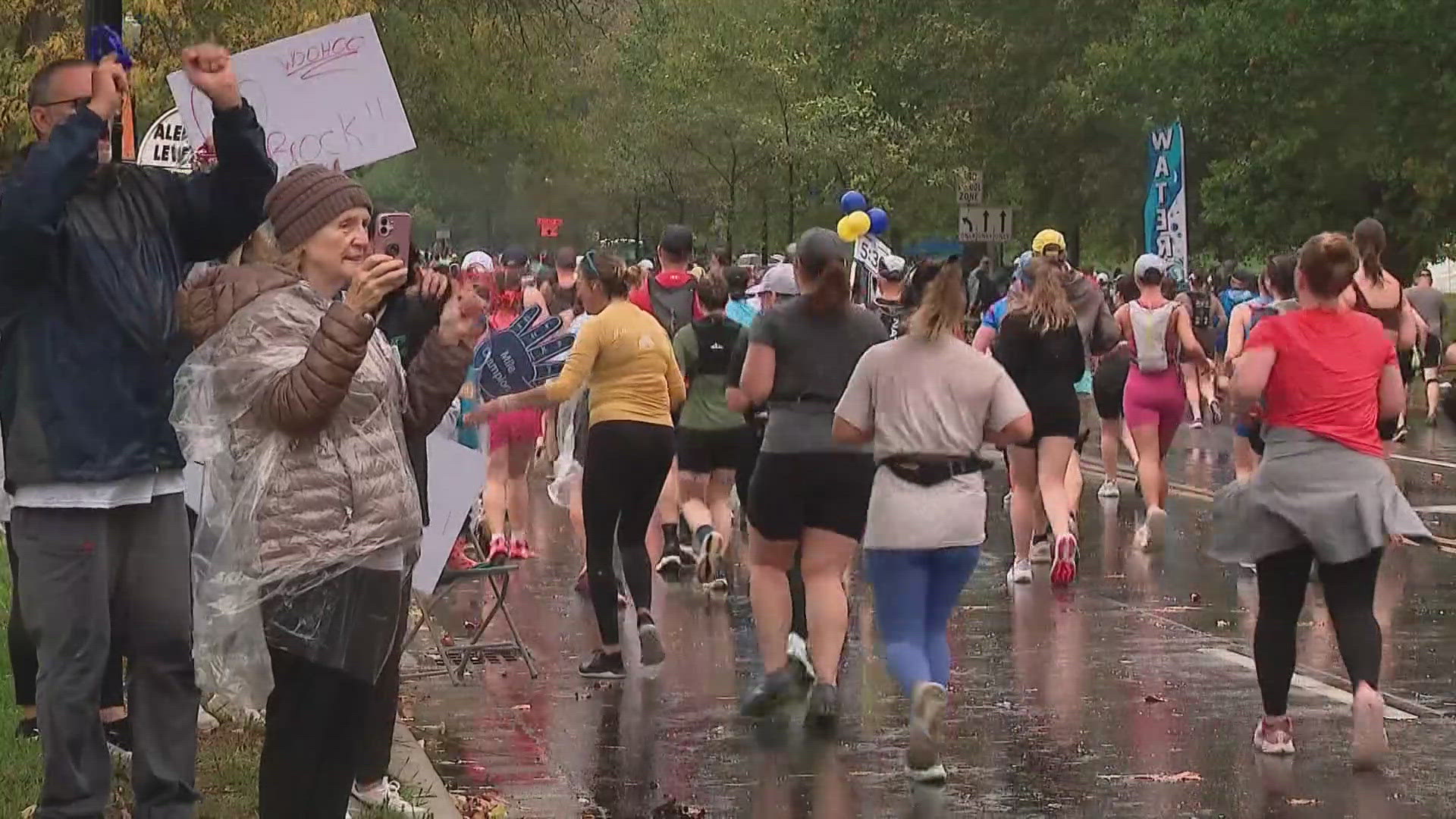 Runners brave rain, raise over $1M in this year's Columbus Marathon