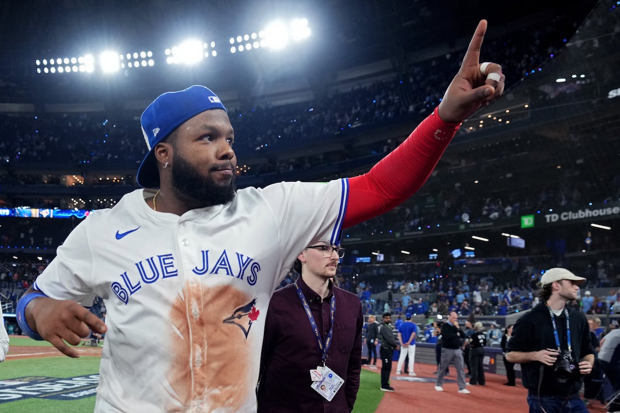 Blue Jays spring back to life with 6-2 Game 6 win against Seattle Mariners
