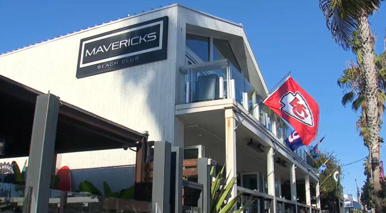 Three security guards stabbed outside Pacific Beach bar