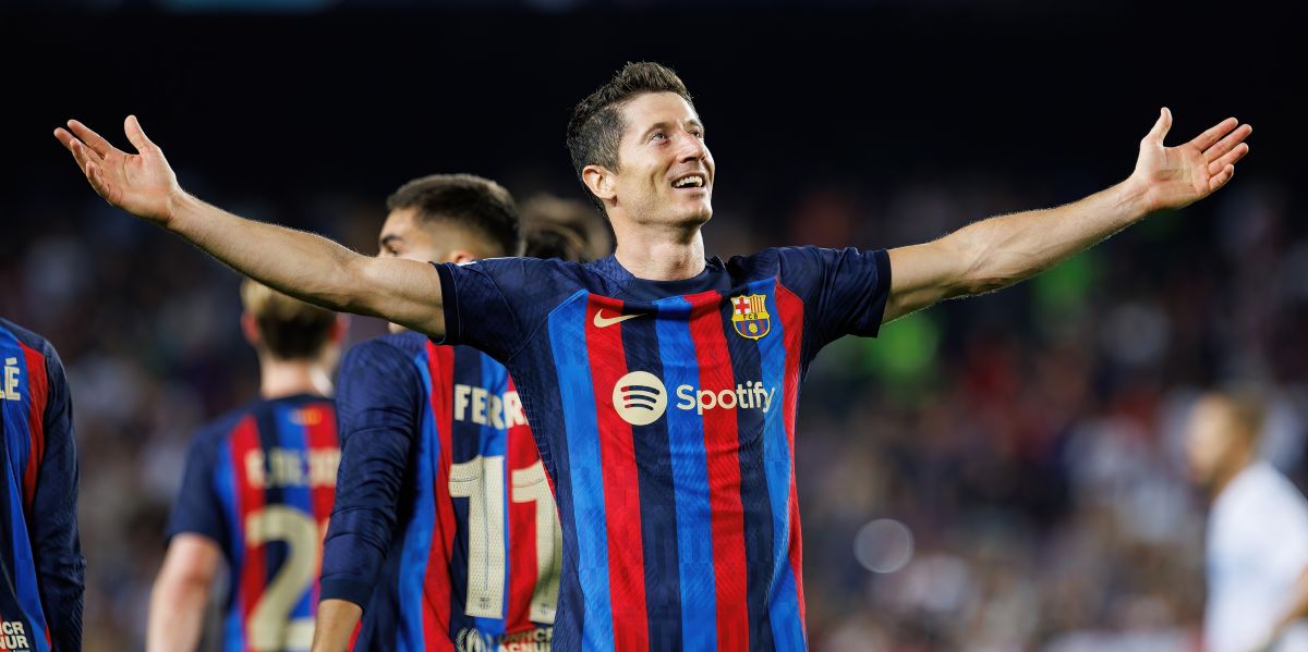 Shock MLS twist puts Lewandowski in the spotlight far from Barcelona