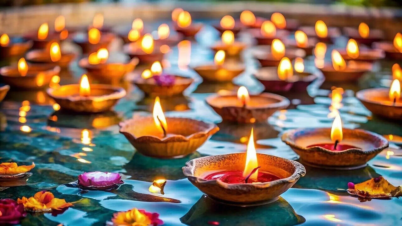 Diwali 2025 Celebrations: Bollywood Stars, Including Akshay Kumar and ...