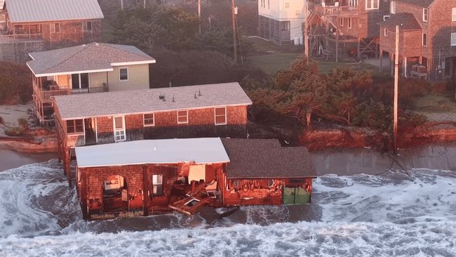 Water Crashes Into Outer Banks Properties Following 10th Home Collapse ...