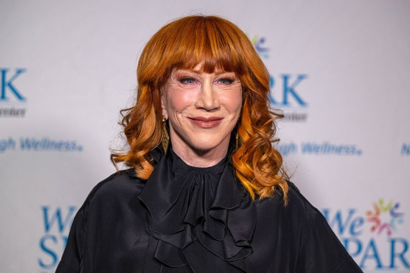 Kathy Griffin leads 'democracy' chant at No Kings protest as she ...