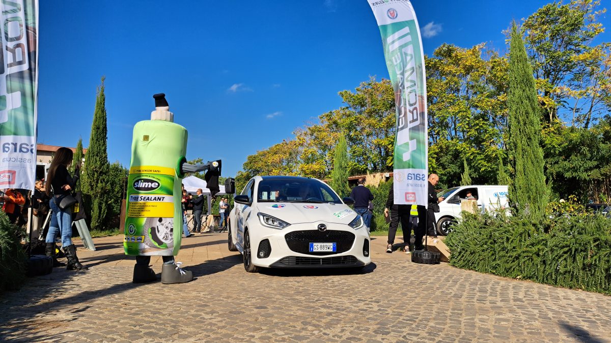Roma Eco Race 2025: la Mazda 2 Hybrid campione di consumi tra le ibride