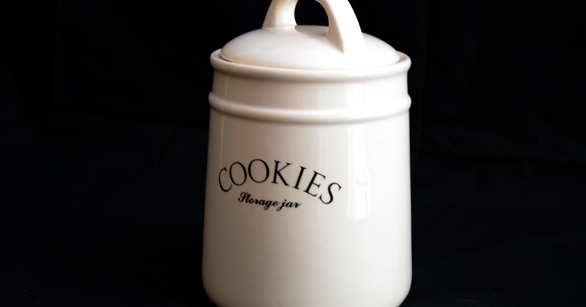 9 Old Cookie Jars Collectors Are Paying Big Money For