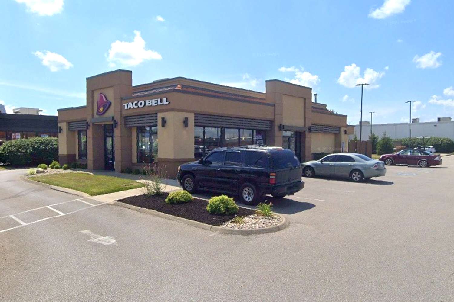 Taco Bell Employee Accused of Fatally Shooting Manager After the Father ...