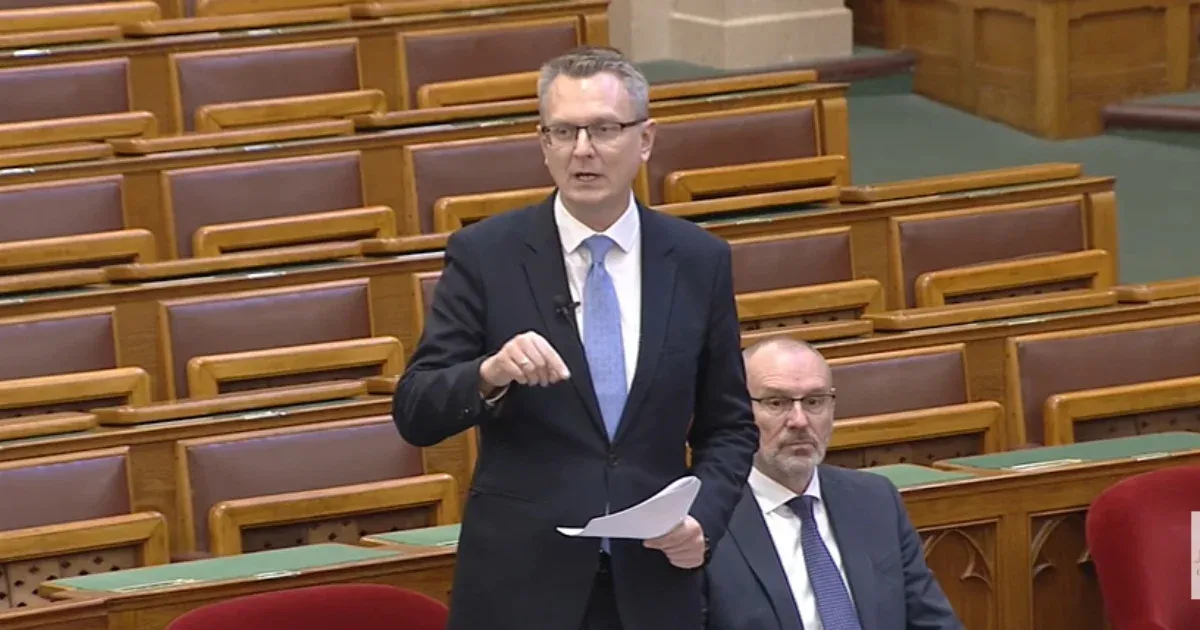 Rétvári: Juhász Péter Pál Lexusa és az alkalmazottak által használt ...