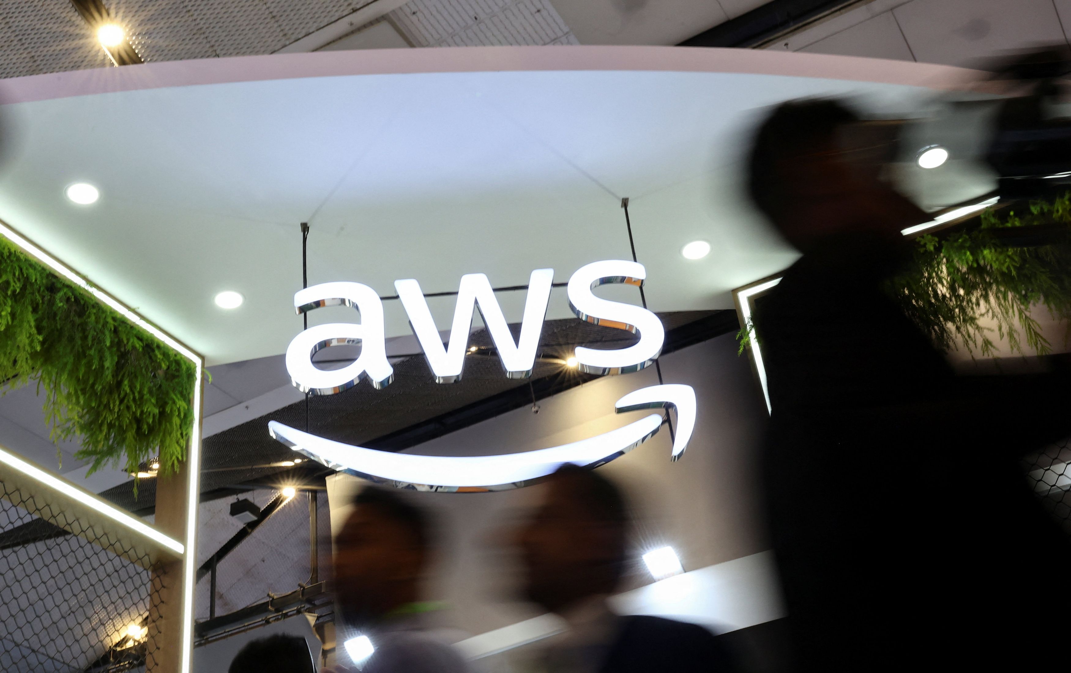 Amazon Cloud Outage Disrupts Service Of Major Apps