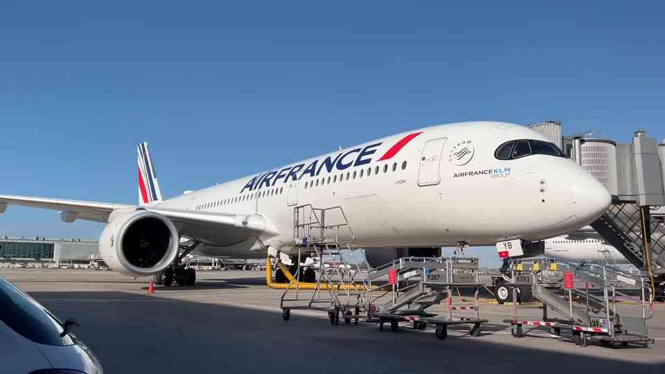 What 12 Hours in Air France First Class Really Looks Like