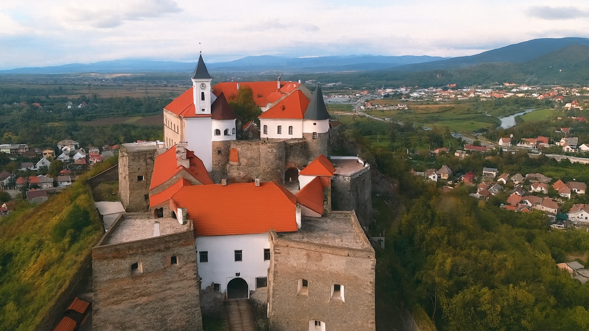 Château de Palanok – Mukachevo, Ukraine en 4K