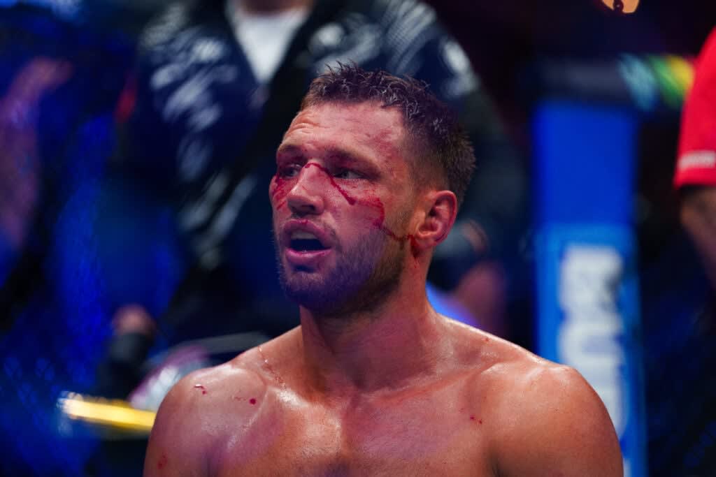 Reinier De Ridder’s coach breaks silence on disputed UFC Vancouver call ...