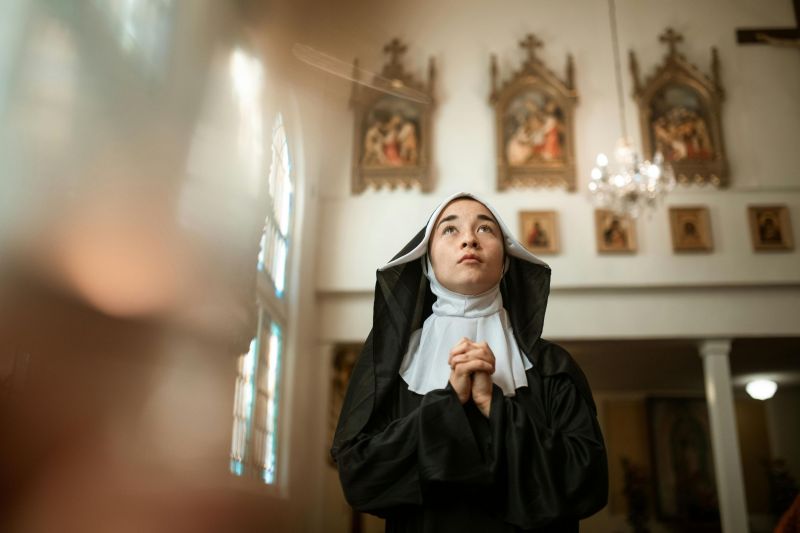Se despiden los curas y las monjas: cada vez menos personas se dedican ...