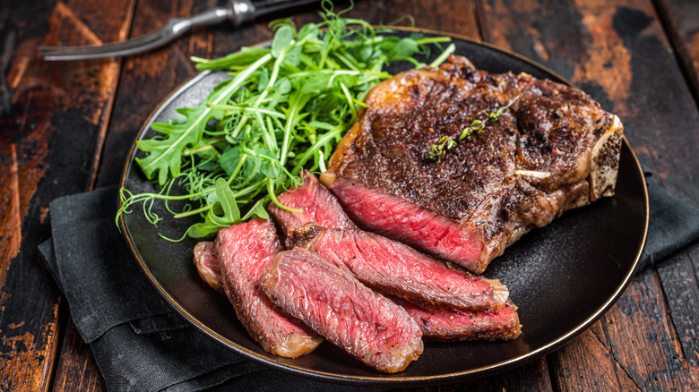 The Old-School Steak Dinner That's Secretly Perfect For Fall Nights