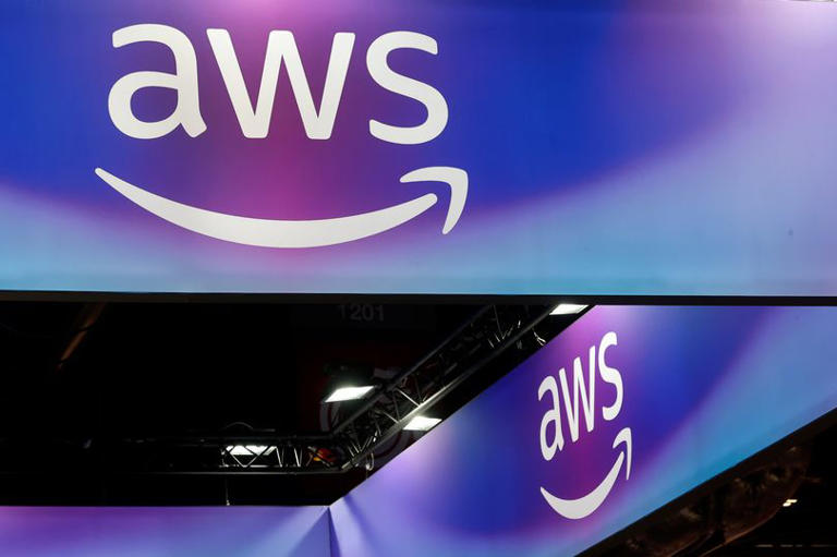 Fire service issues 999 message amid Amazon Web services internet outage