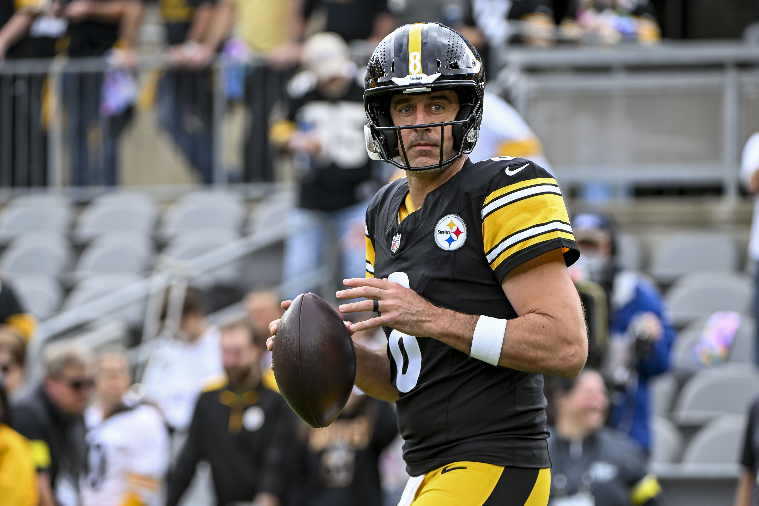 Aaron Rodgers has a chance to make rare NFL history in Week 8