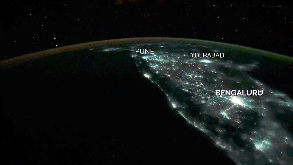 To mark Diwali, Indian astronaut shows how India looks like a jewel ...