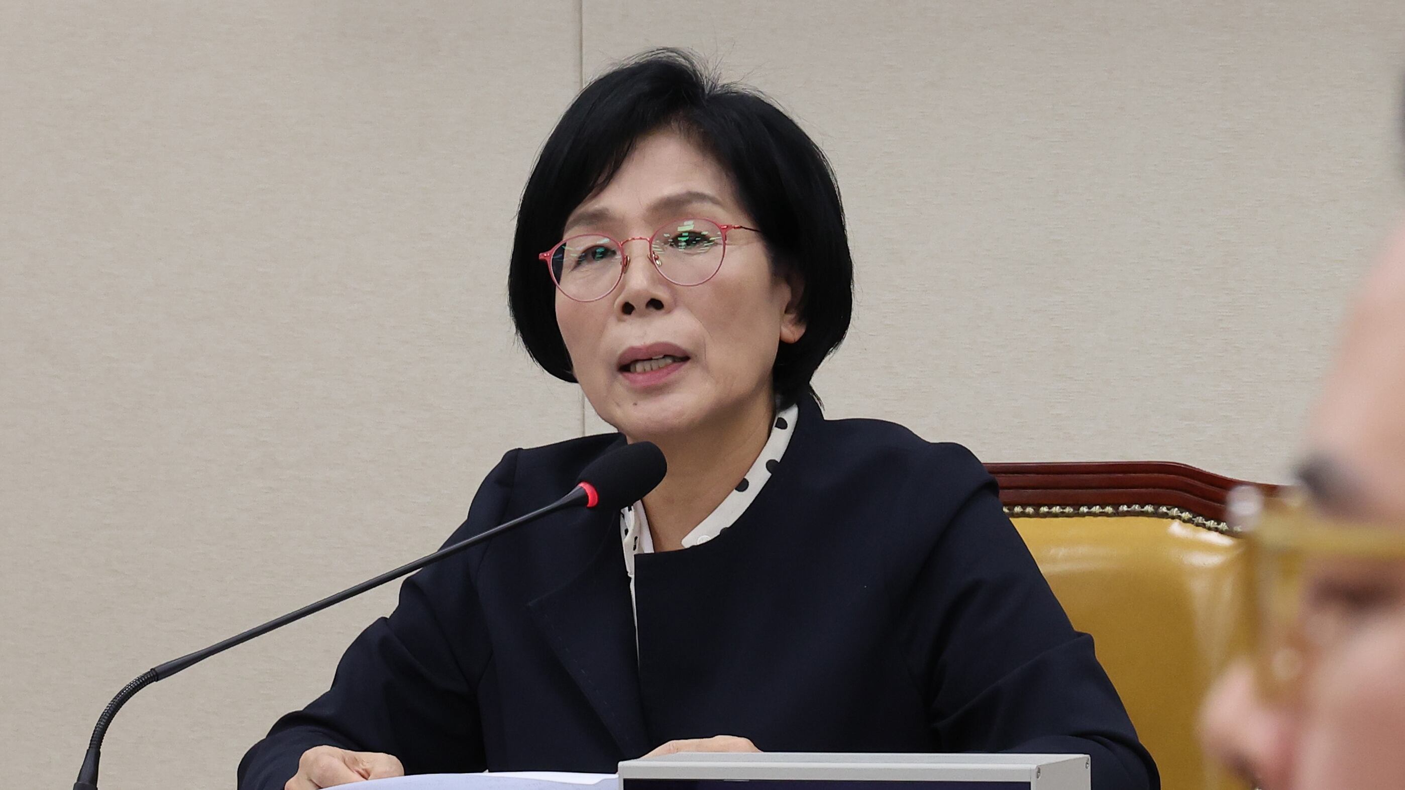 Chairperson Choi Min-hee Orders MBC Chief to Leave