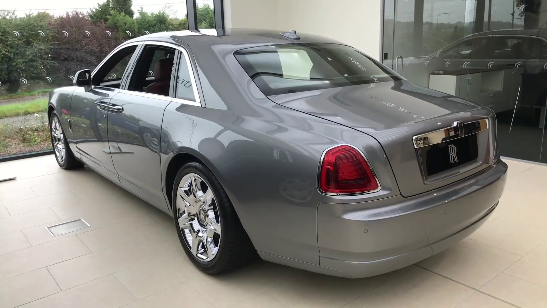 Rolls-Royce Ghost Review – Luxury, Craftsmanship, and Value Redefined