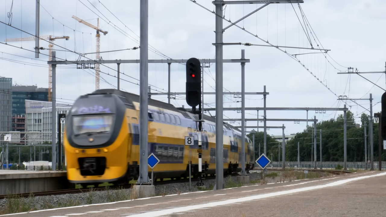 Why passenger trains suck in Canada - VIA Rail