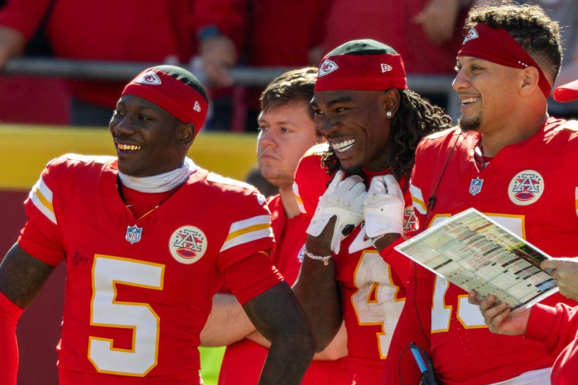 Patrick Mahomes made a throw he hasn't tried all year. It went for a TD ...