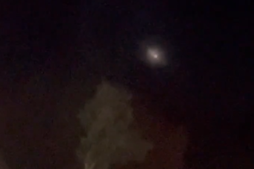 'A very spectacular sight' - Pilots baffled after 'bright object ...