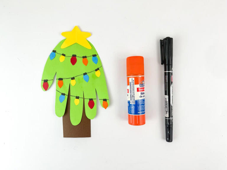 Easy Christmas Tree Handprint Craft for Toddlers (Guaranteed Giggles!)