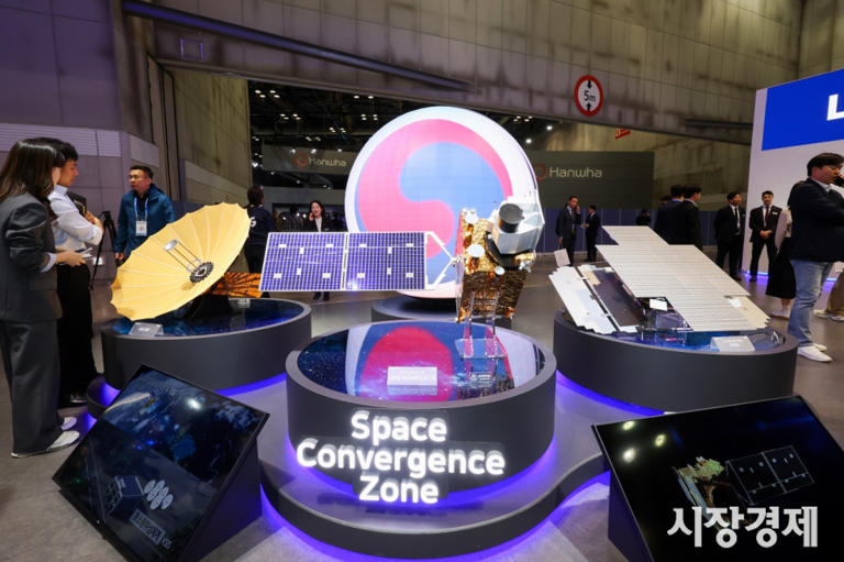 [포토] LIG넥스원, ADEX서 차세대 항공무장체계 선봬