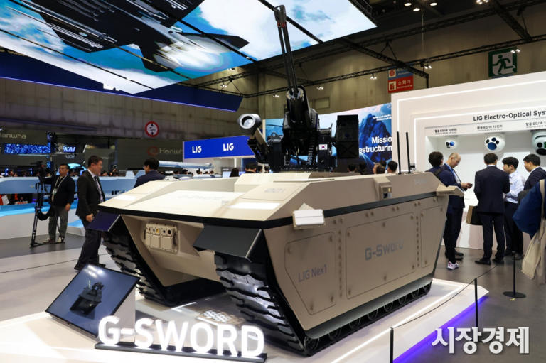 [포토] LIG넥스원, ADEX서 차세대 항공무장체계 선봬