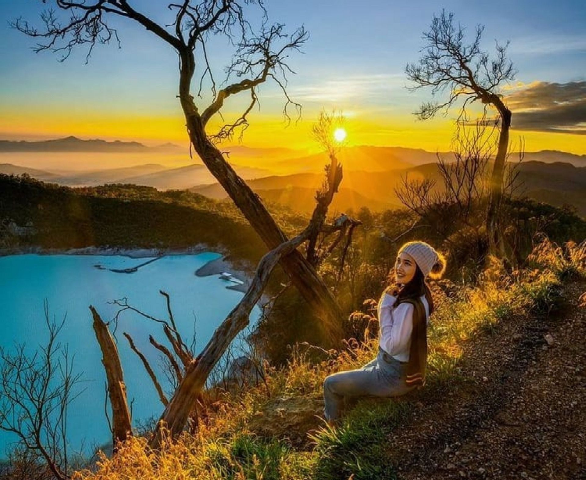 Wow ! Ada 5 Spot untuk Lihat Sunrise di Jawa Barat, Puncak Guha hingga ...