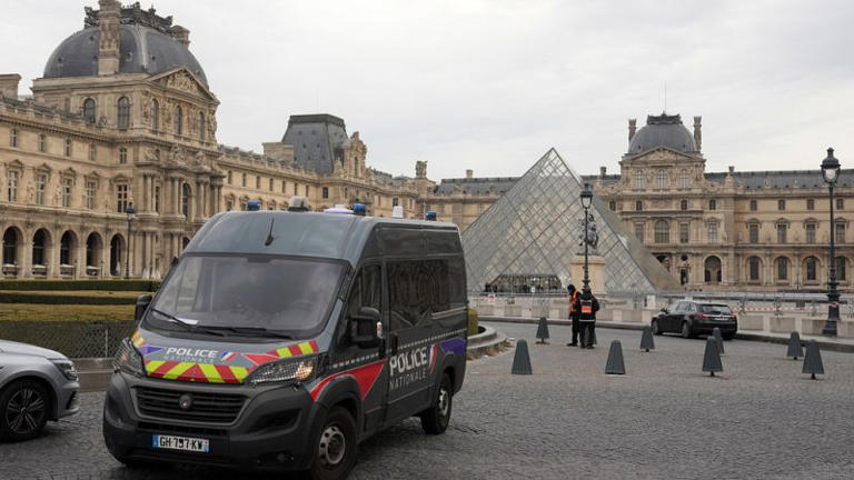 Louvre museum to remain shut after spectacular heist as hunt for ...