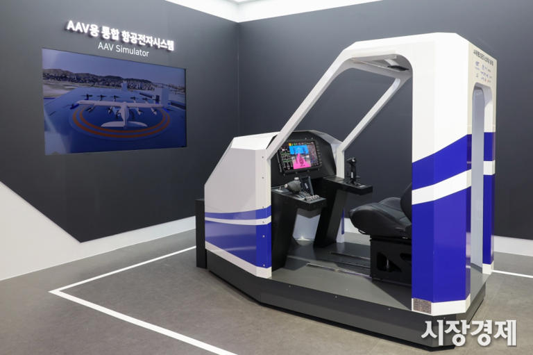 [포토] LIG넥스원, ADEX서 차세대 항공무장체계 선봬