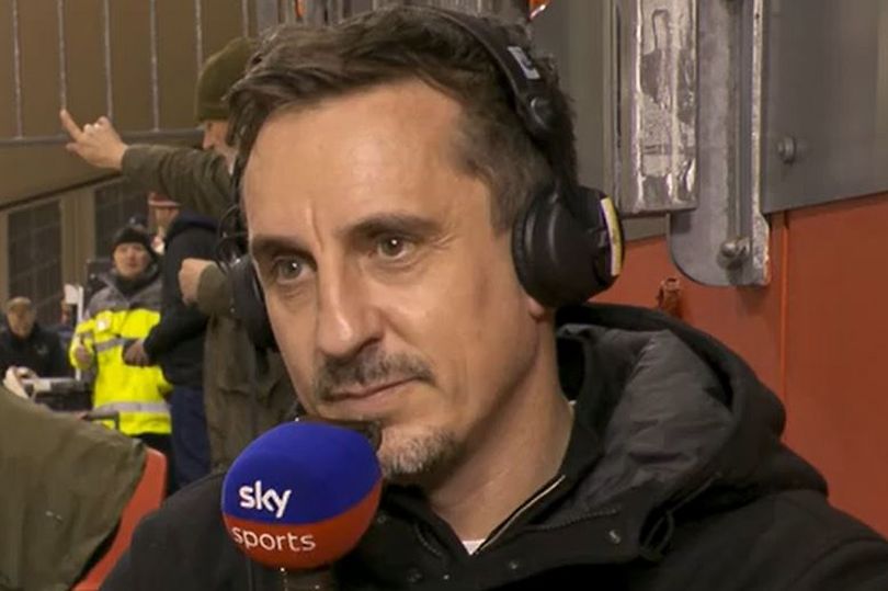 Gary Neville's 'unprofessional' admission at Liverpool vs Man Utd as he ...