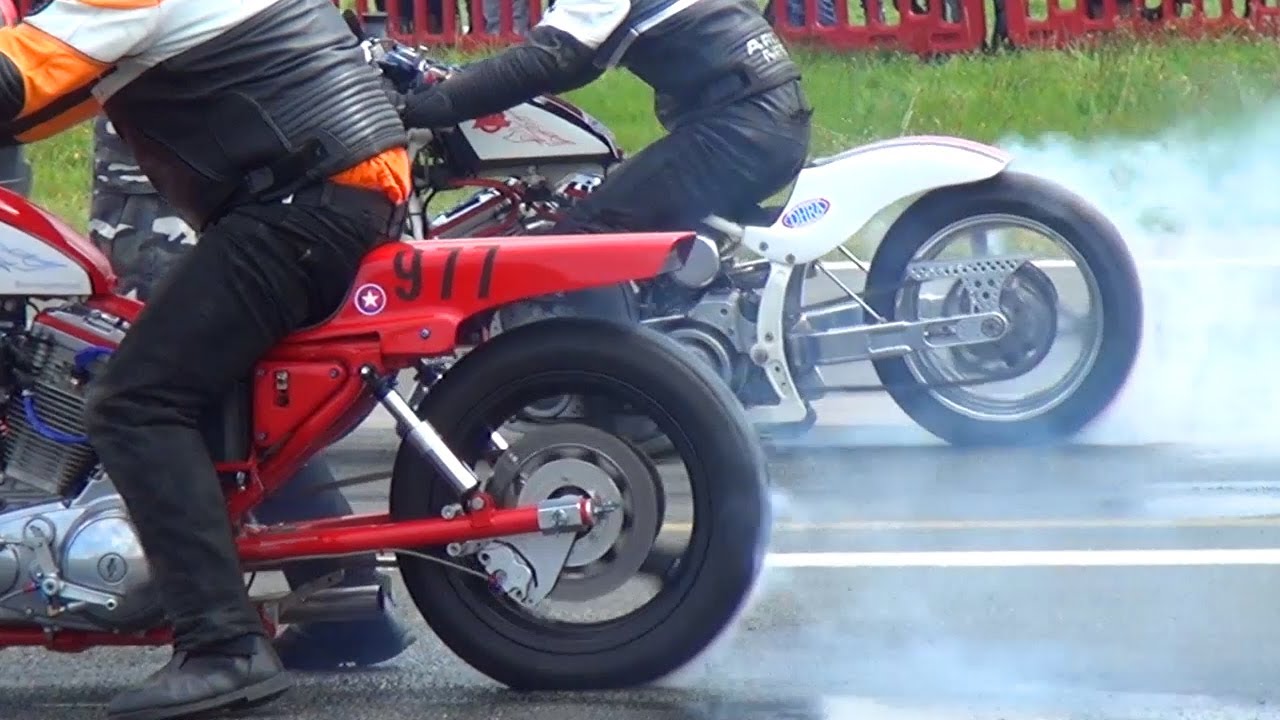 Harley Motorcycle 1/4 Mile Drag Race